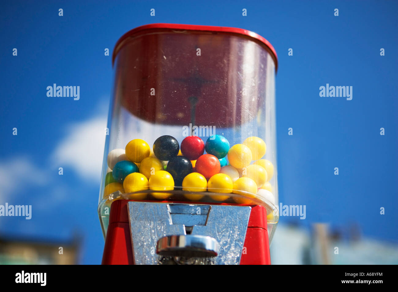 GUM, GUM MACHINE,BUBBLE GUM, SKY, COIN, CHEWING GUM, FUN, COLORFUL ...