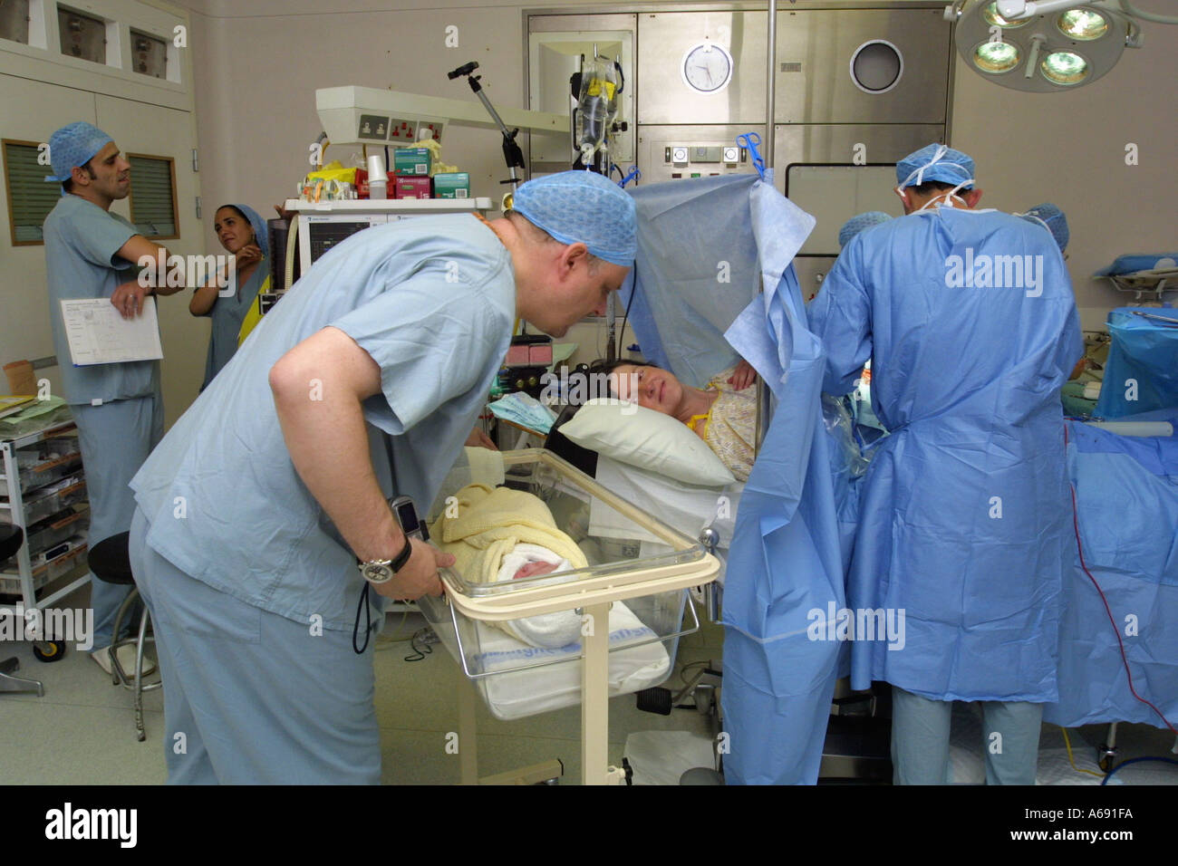 Caesarean birth hi-res stock photography and images - Alamy