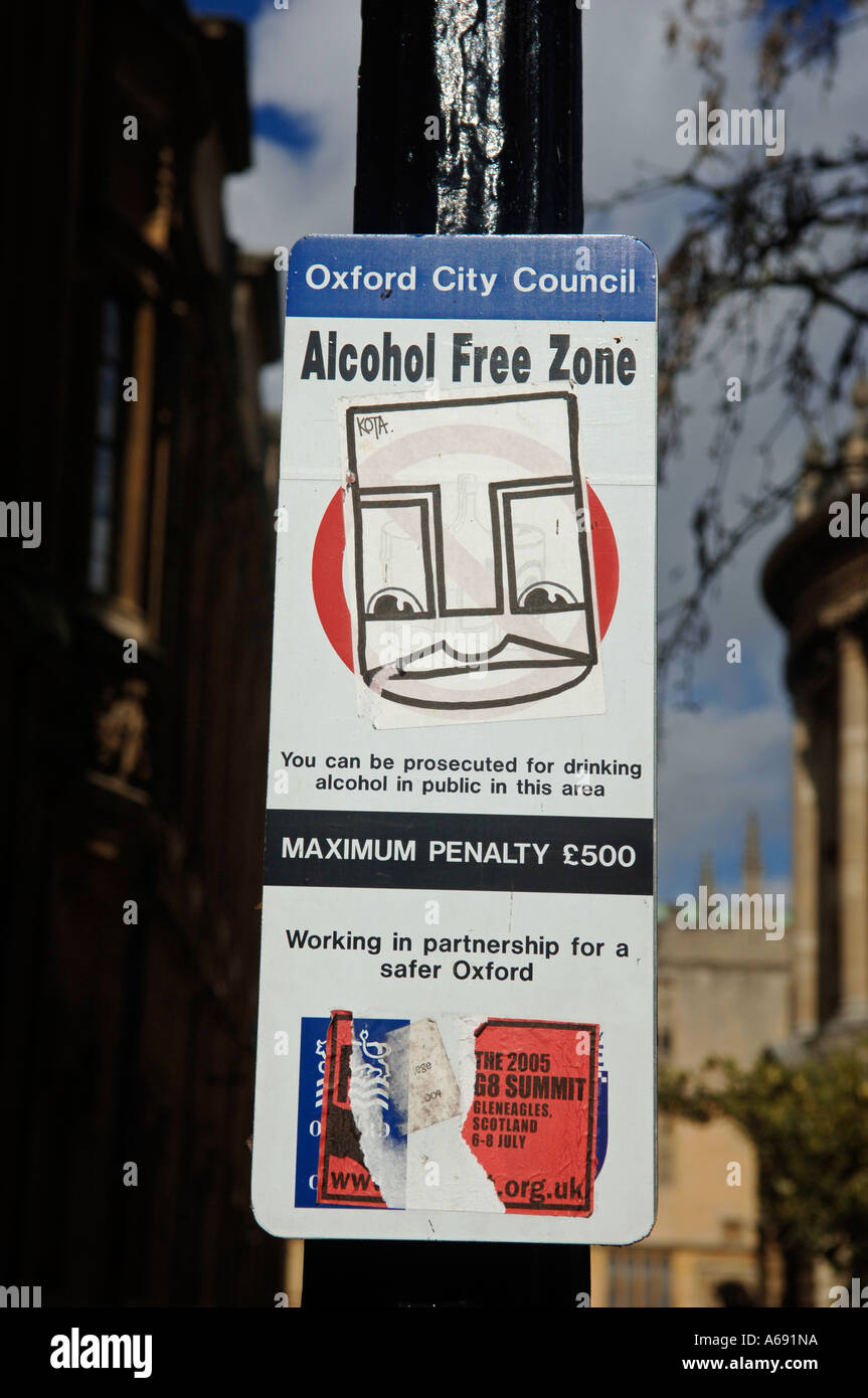 Sign warning of an alcohol free zone in Oxford City Centre, England, UK ...