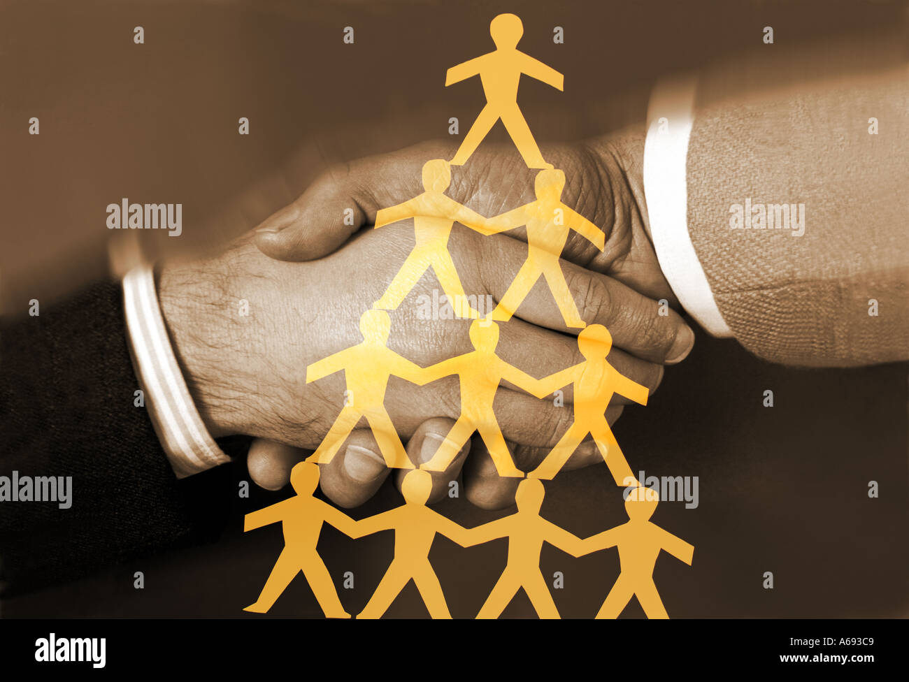 Link pyramid hi-res stock photography and images - Alamy