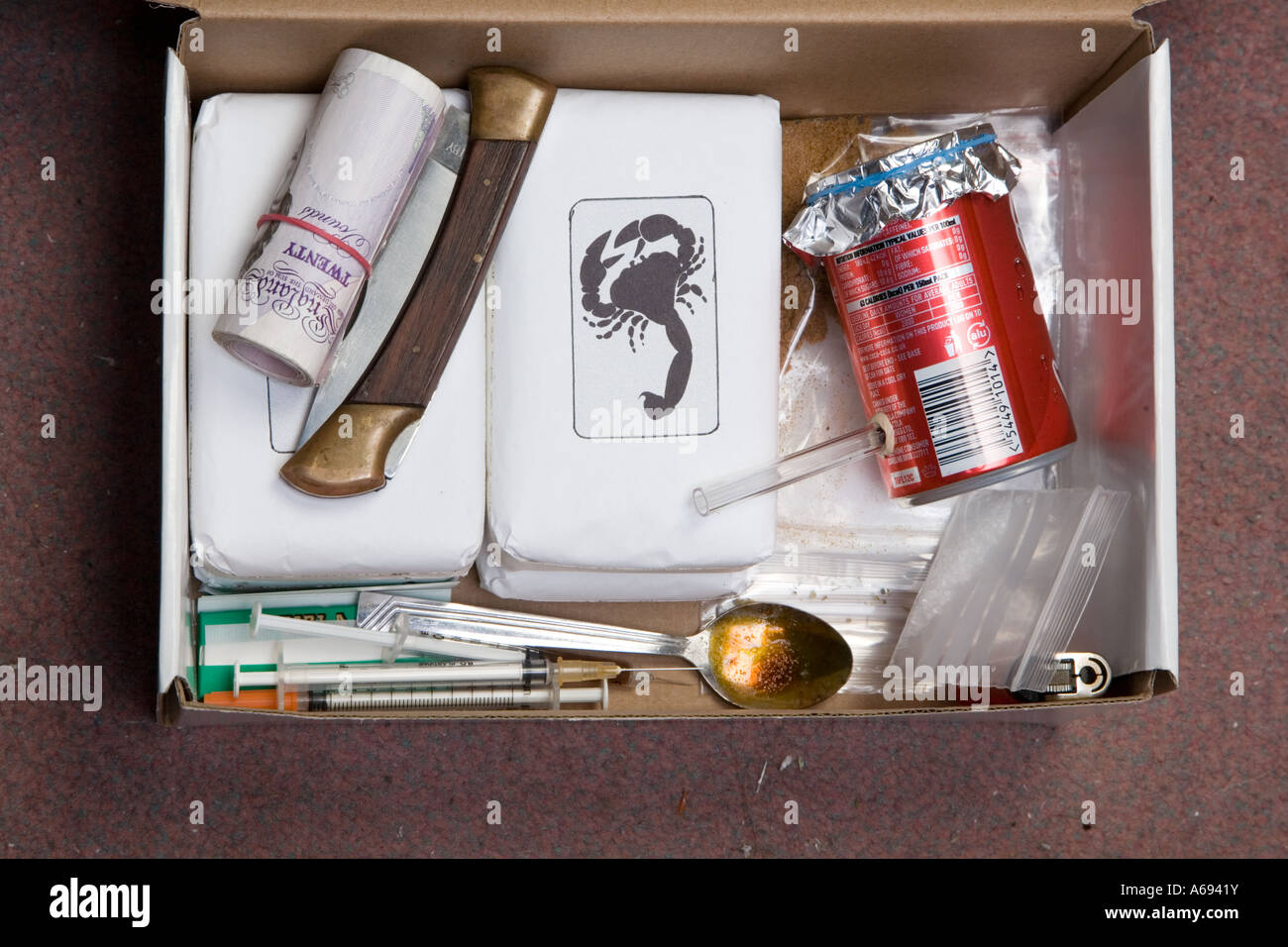 Drug paraphernalia hi-res stock photography and images - Alamy