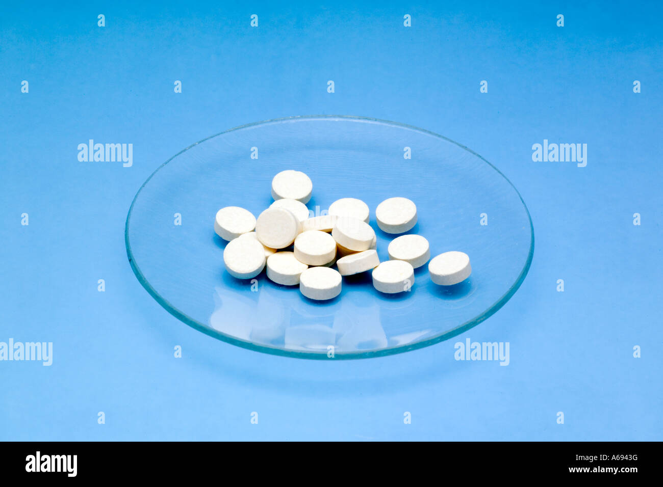 Suspect illegal drug tablets ready for lab analysis Stock Photo - Alamy
