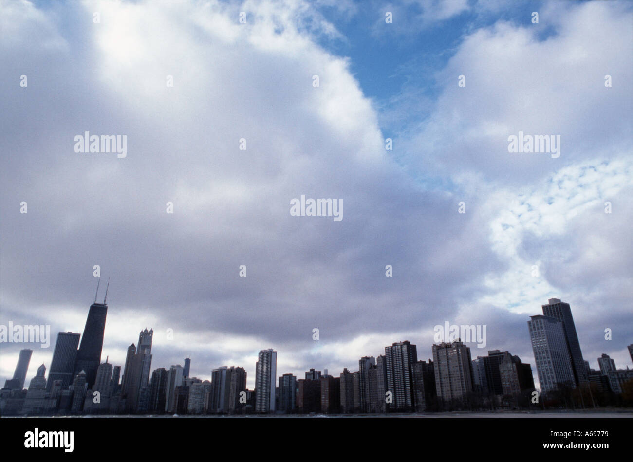 Wide view of the chicago skyline Stock Photo - Alamy