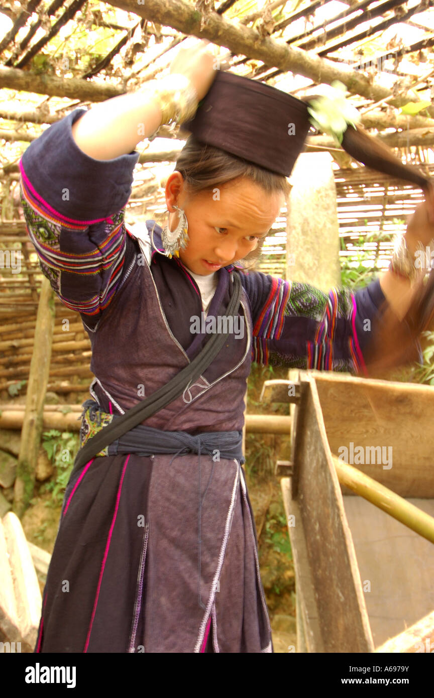 Black Hmong Indigenous people, Lao Chai, Sapa, Vietnam Stock Photo - Alamy