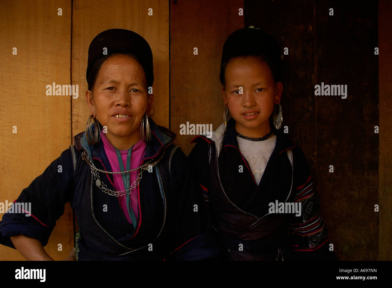 Black Hmong Indigenous people, Lao Chai, Sapa, Vietnam Stock Photo - Alamy