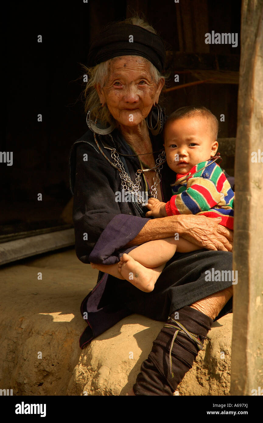 Black Hmong Indigenous people, Lao Chai, Sapa, Vietnam Stock Photo - Alamy