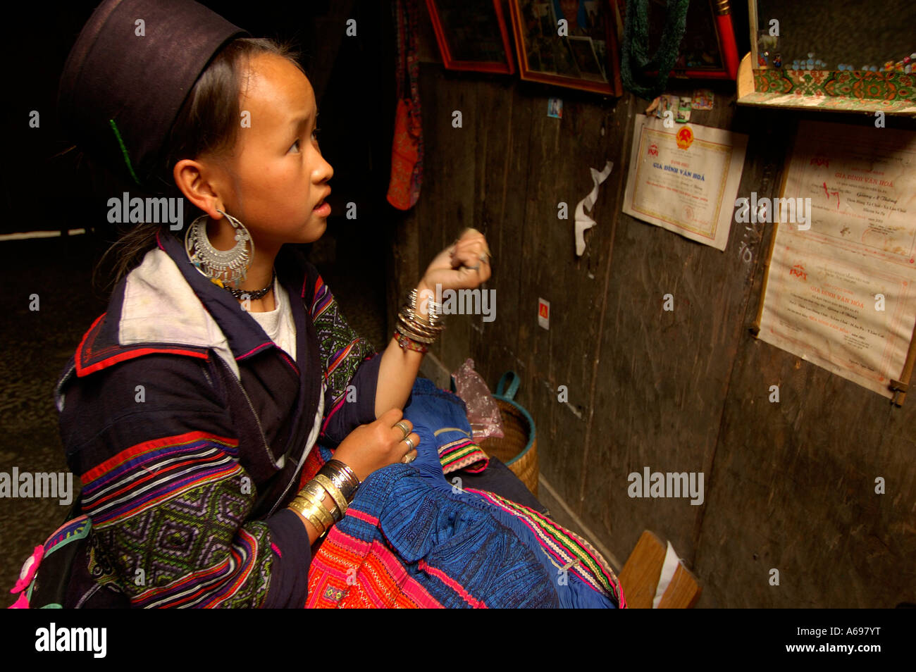 Black Hmong Indigenous people, Lao Chai, Sapa, Vietnam Stock Photo - Alamy