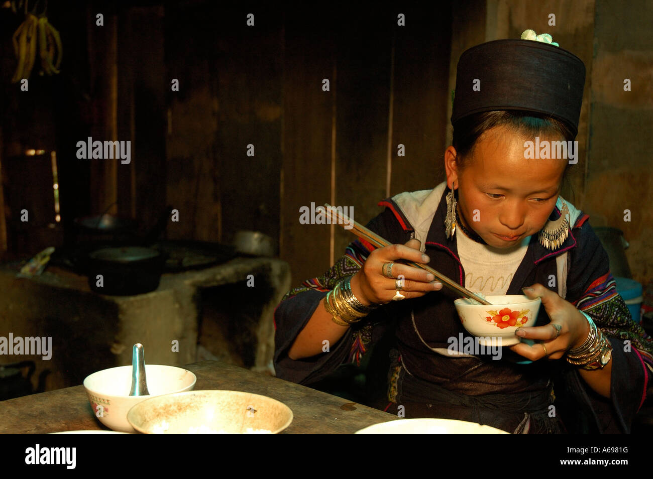 Black Hmong Indigenous people, Lao Chai, Sapa, Vietnam Stock Photo - Alamy