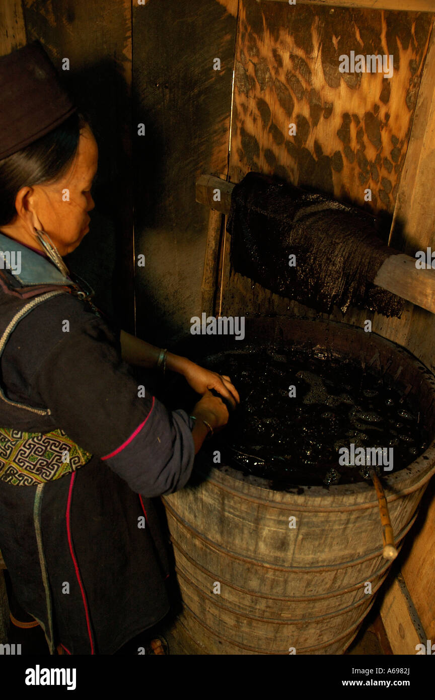 Black Hmong Indigenous people, Lao Chai, Sapa, Vietnam Stock Photo - Alamy