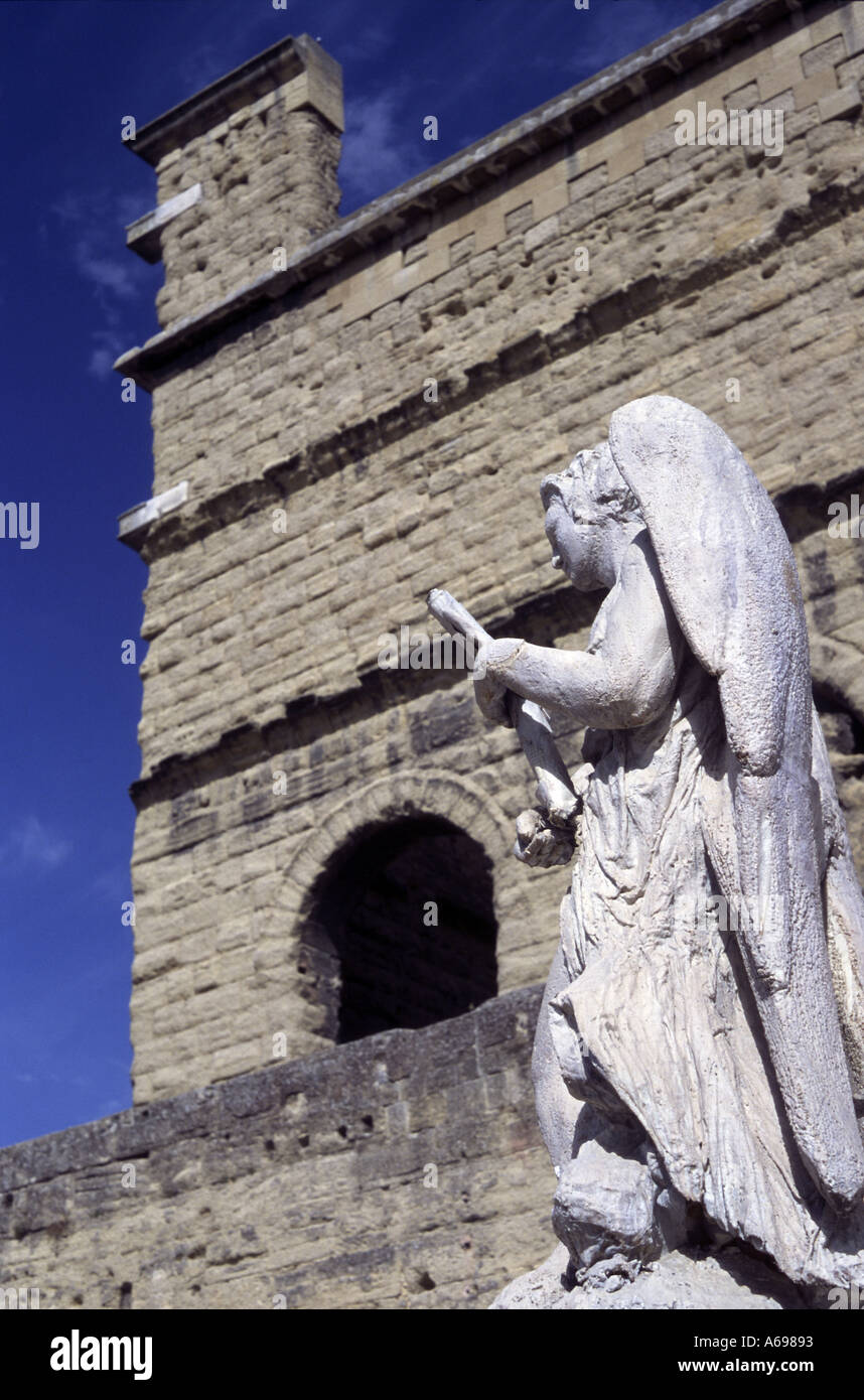 Theatre romain orange hi-res stock photography and images - Alamy