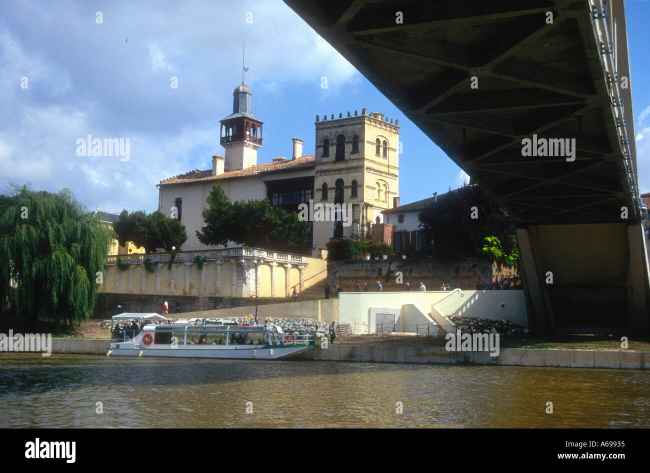 The River Lot at Casseneuil in Lot et Garonne France Stock Photo - Alamy