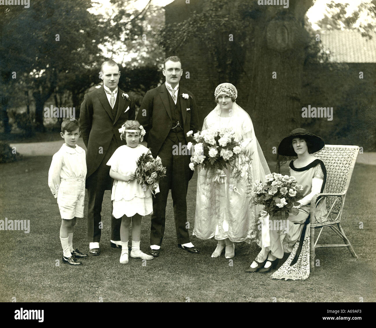 An Edwardian bride and bridegroom England 1923 Stock Photo - Alamy
