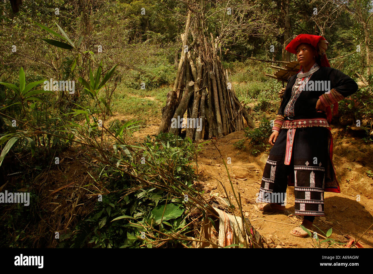 Red Dao Indigenous People, Ta Phin, Sapa, Vietnam Stock Photo - Alamy