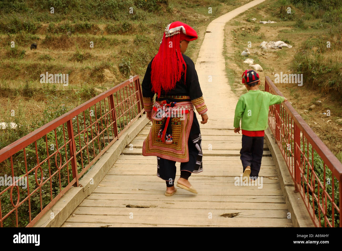 Red Dao Indigenous People, Ta Phin, Sapa, Vietnam Stock Photo - Alamy