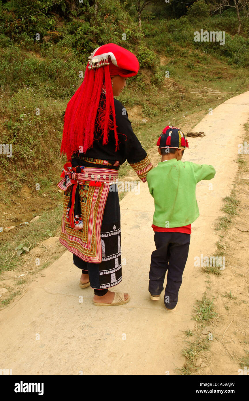 Red Dao Indigenous People, Ta Phin, Sapa, Vietnam Stock Photo - Alamy