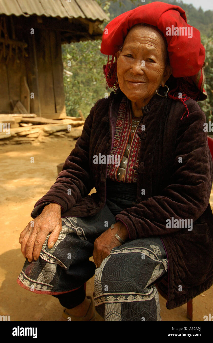 Red Dao Indigenous People, Ta Phin, Sapa, Vietnam Stock Photo - Alamy
