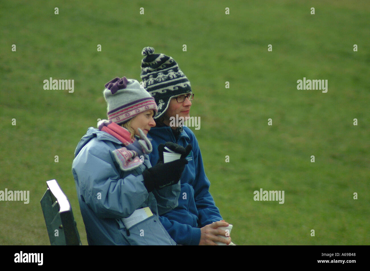 two people on bench Stock Photo - Alamy