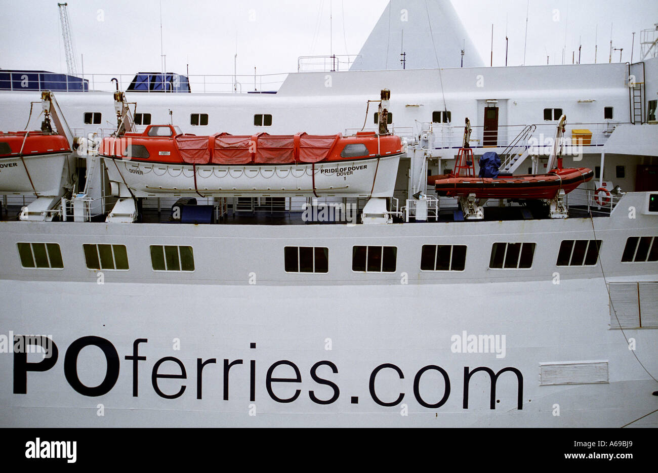 A P & O [ P and O ] cross channel ferry in the English Channel Stock ...