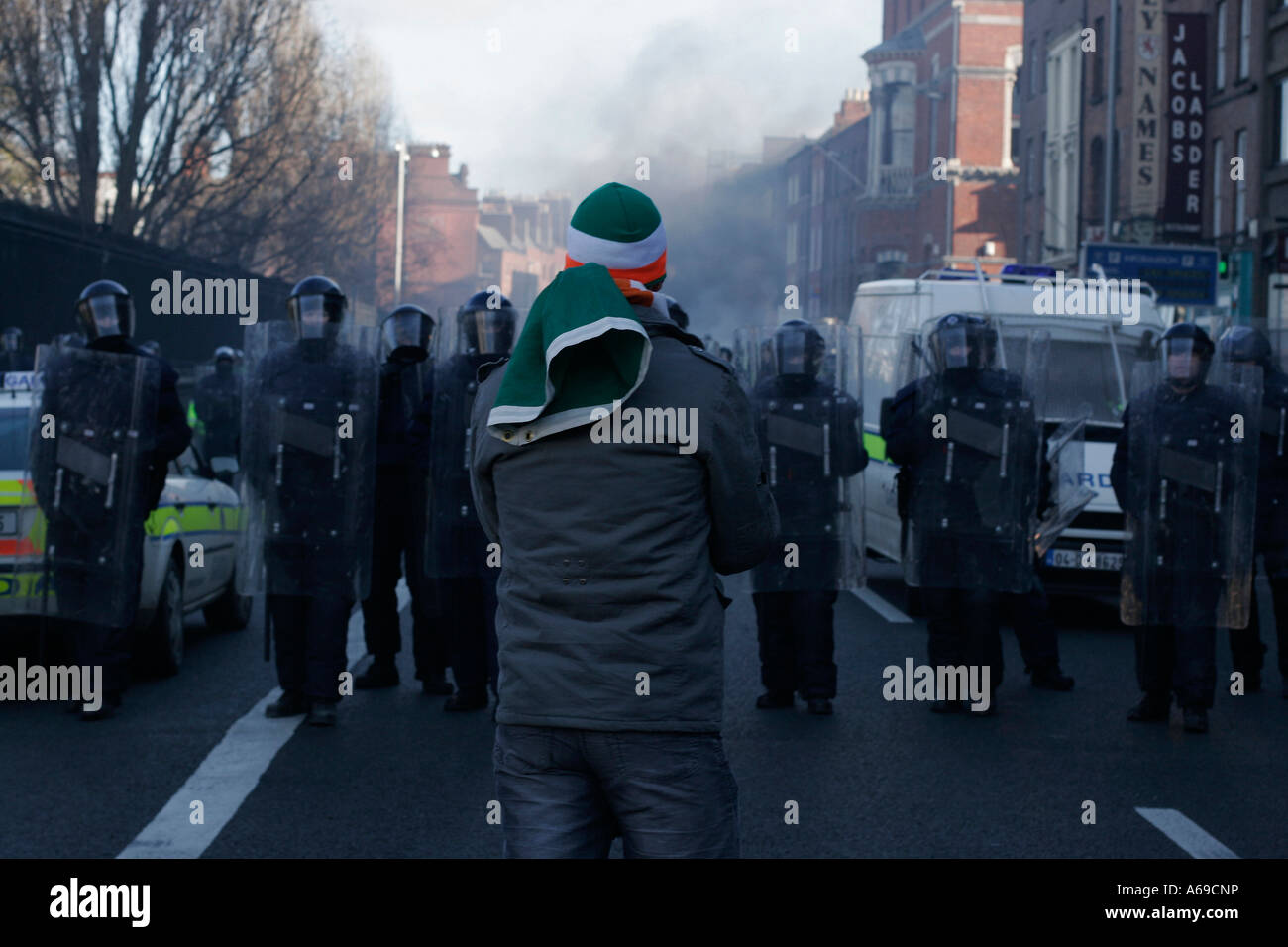 Conflict between single protester and militant UK police force Stock ...