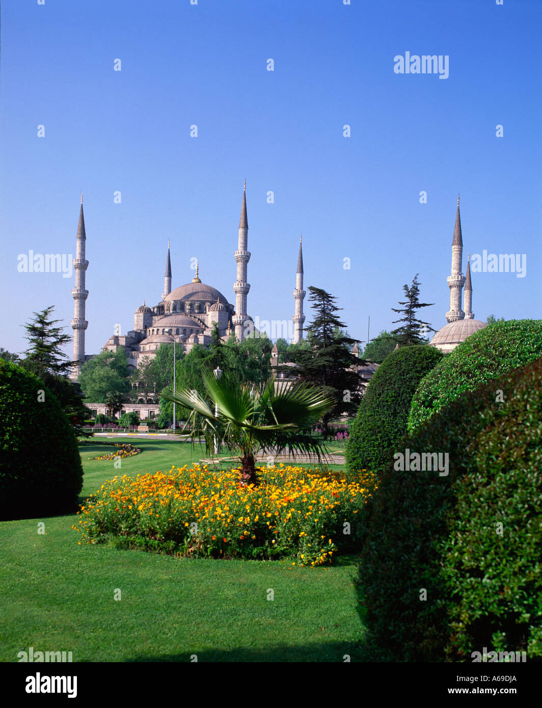 Blue Mosque and Hippodrome Gardens, Istanbul, Turkey Stock Photo - Alamy