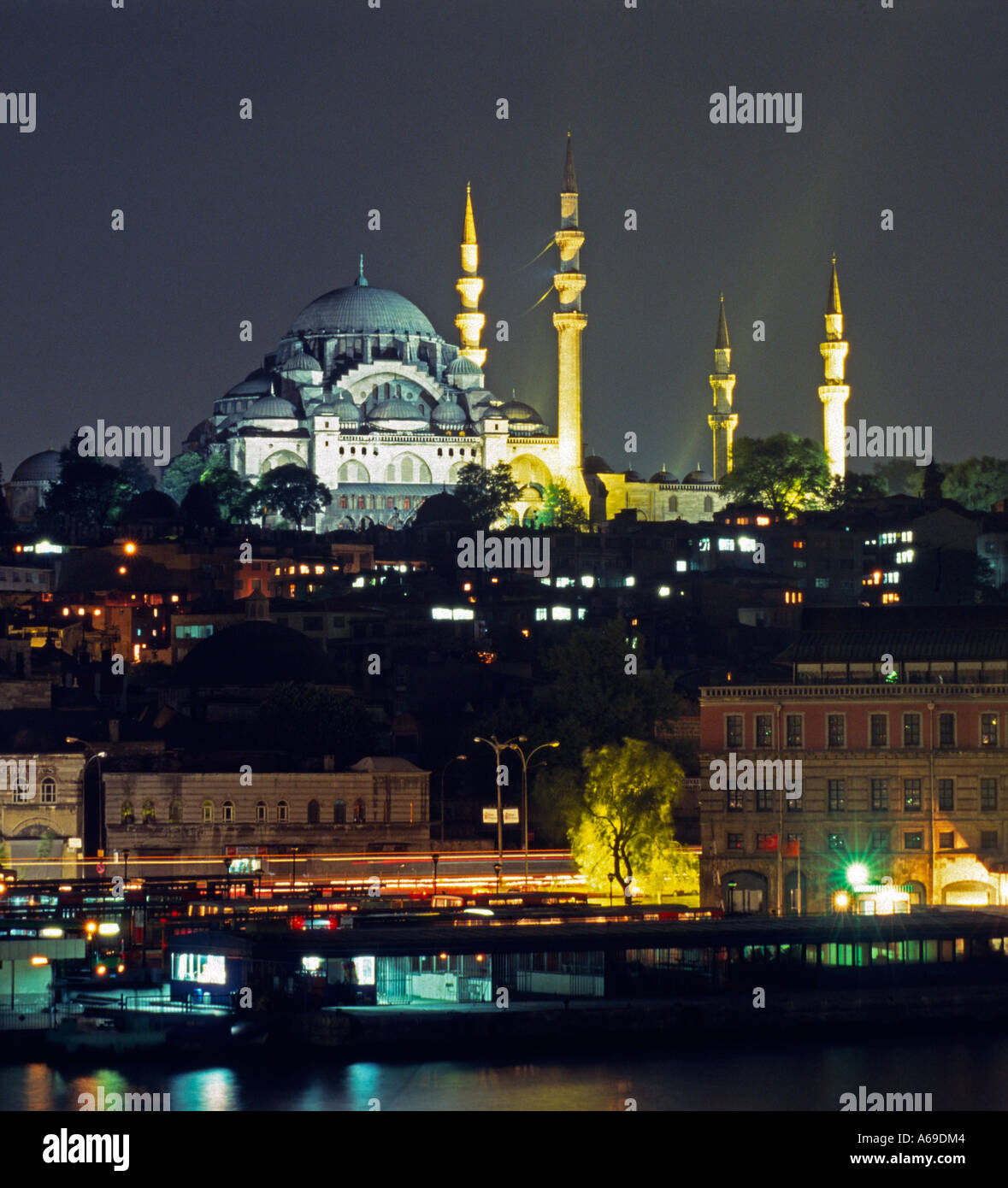 Suleymaniye Mosque illuminated at night istanbul turkey Stock Photo - Alamy