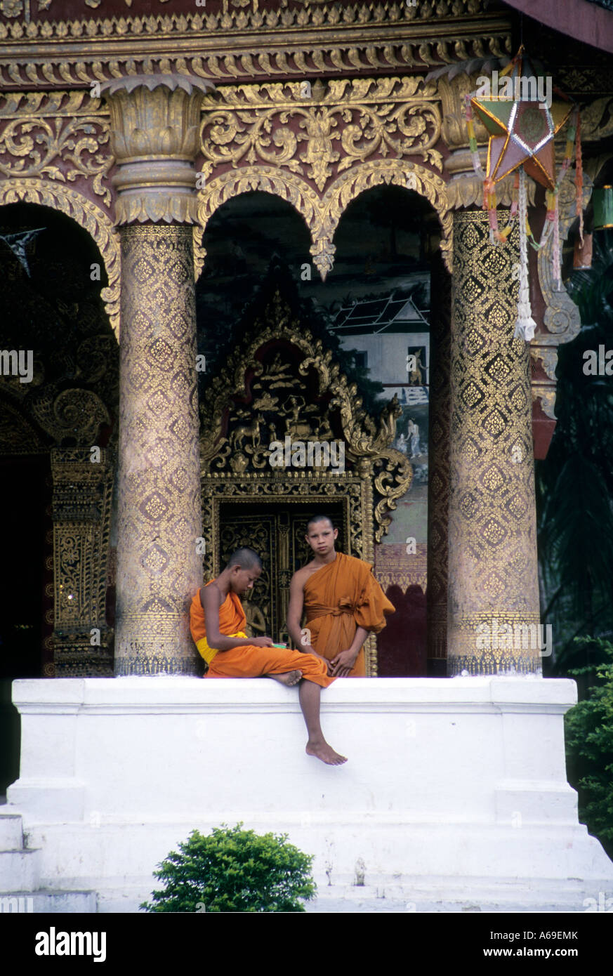 Novice buddhist monk talking on hi-res stock photography and images - Alamy
