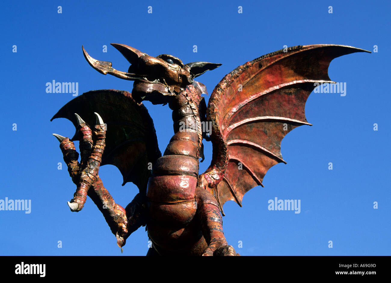 Welsh Dragon Sculpture Stock Photos & Welsh Dragon Sculpture Stock ...