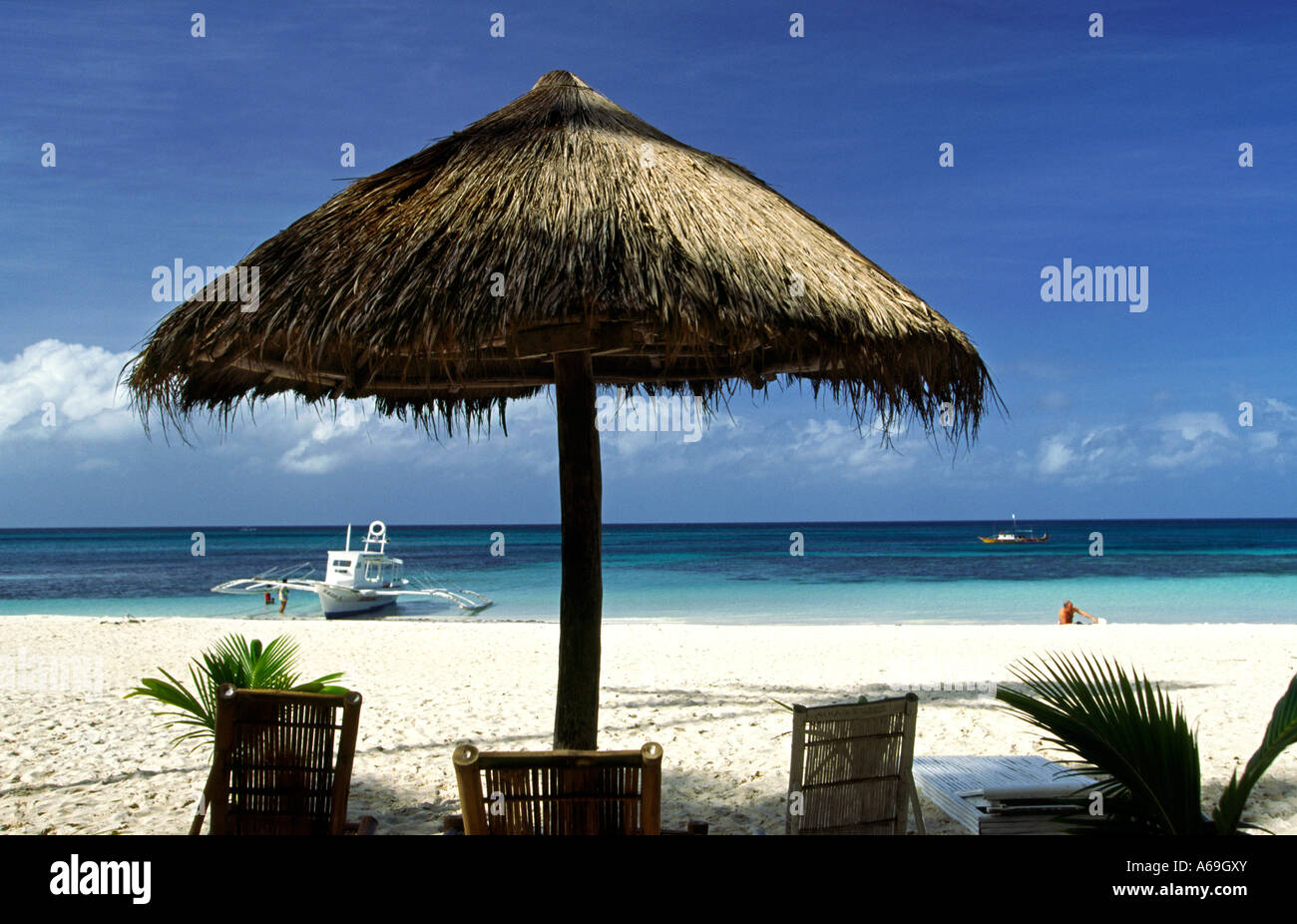 Philippines Boracay Diniwid Beach palm parasol sunshade Stock Photo - Alamy