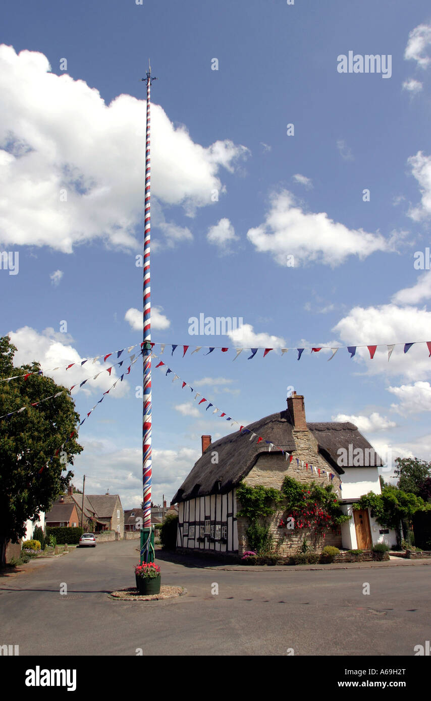 Offenham may pole hi-res stock photography and images - Alamy
