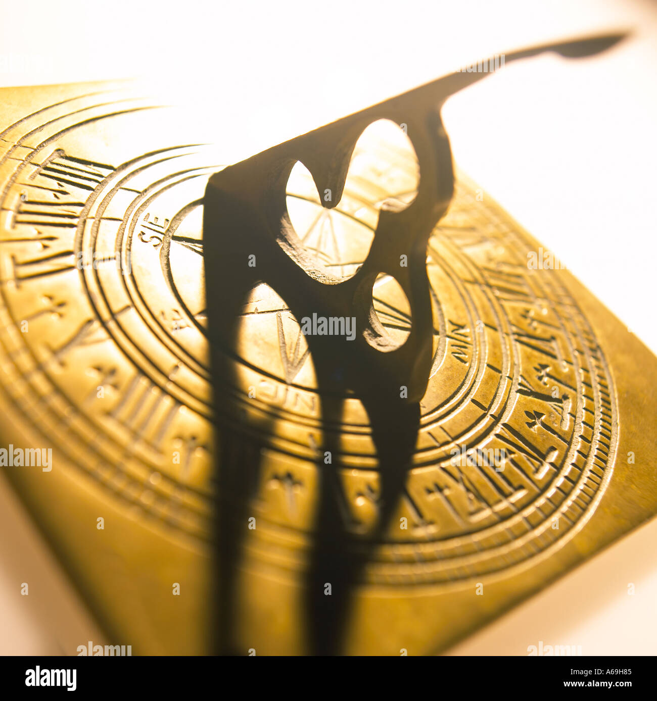 The sun dial hi-res stock photography and images - Alamy