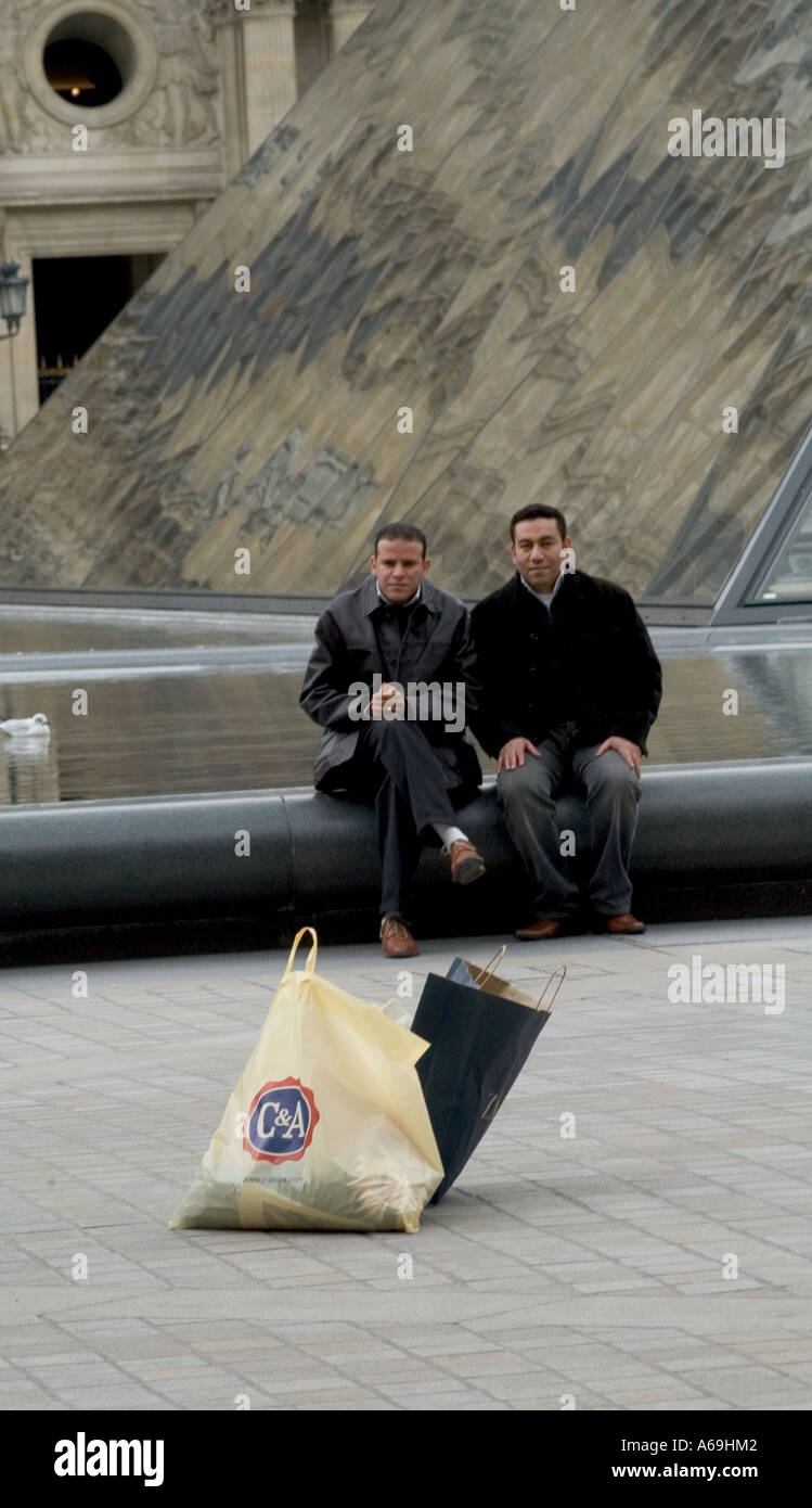 two men at the louvre paris Stock Photo - Alamy