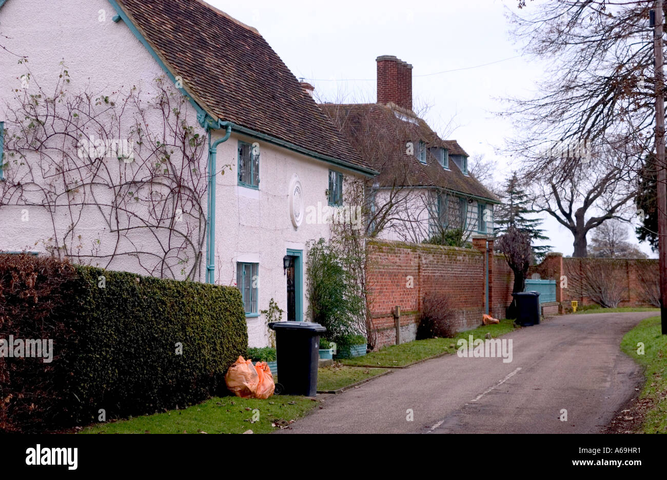 pink thatched country cottages in rural uk Stock Photo - Alamy