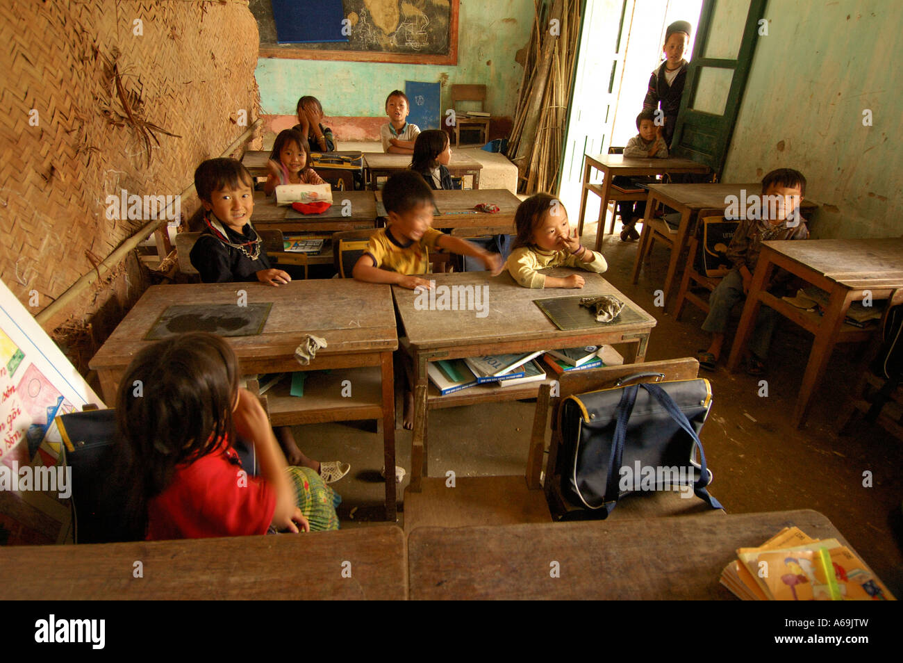 Black Hmong Indigenous school children, Lao Chai, Sapa, Vietnam Stock ...