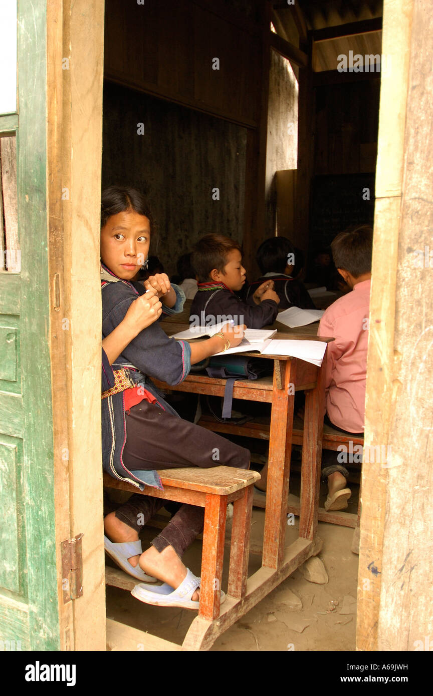 Black Hmong Indigenous school children, Lao Chai, Sapa, Vietnam Stock ...