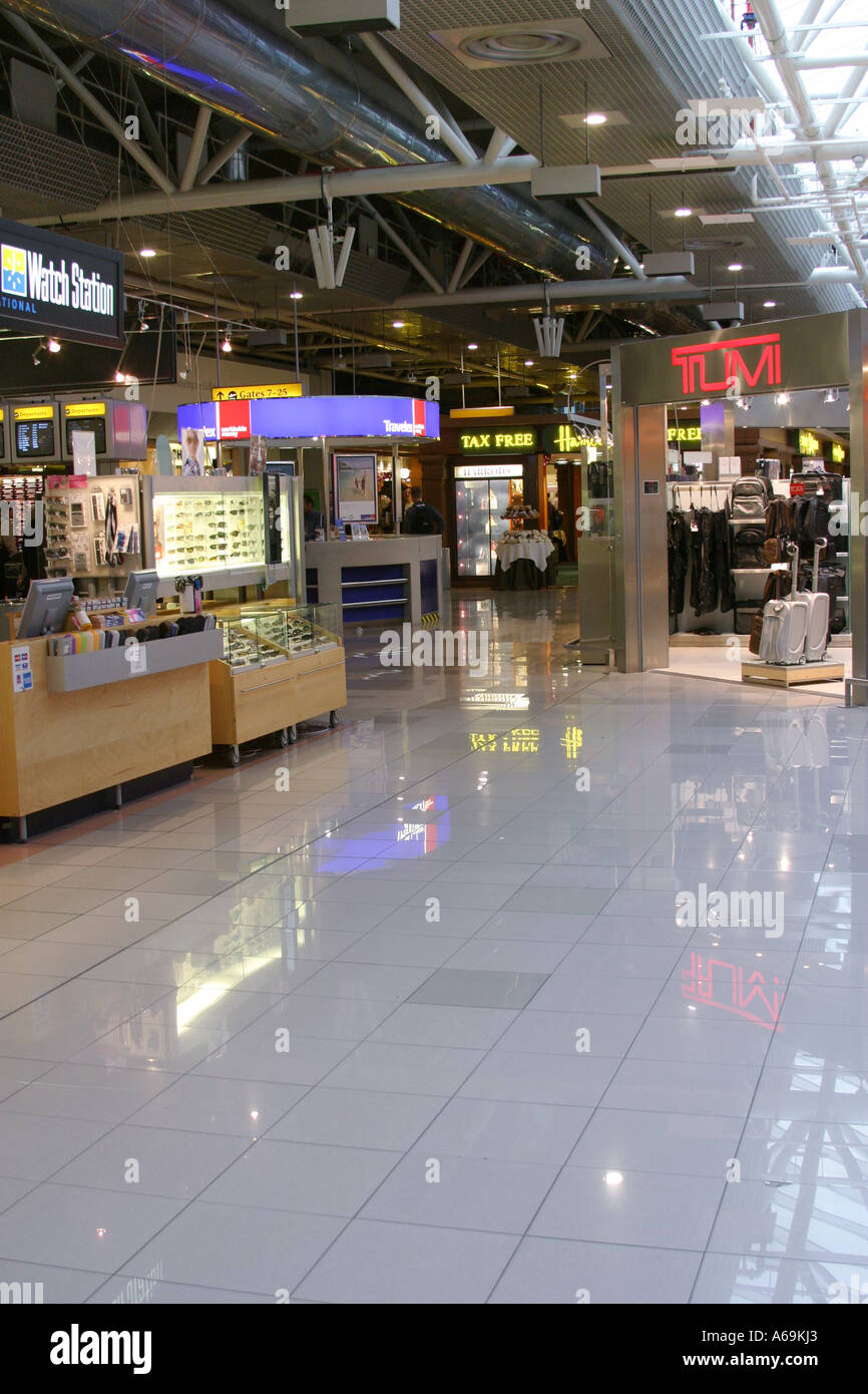 Heathrow Airport Terminal 4 London UK Stock Photo - Alamy