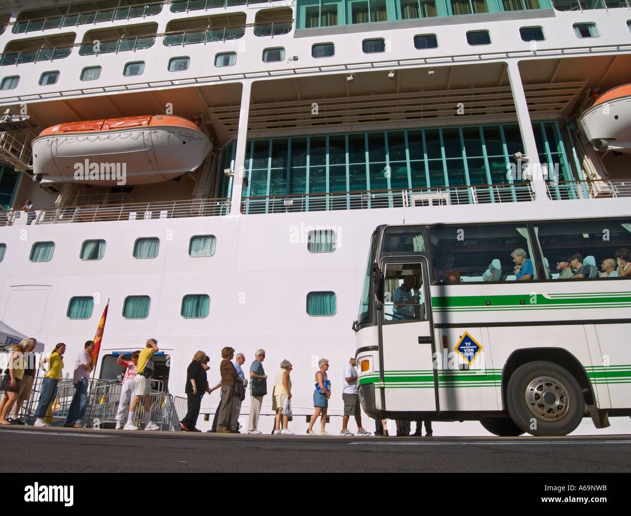 Port rail bus hi-res stock photography and images - Alamy