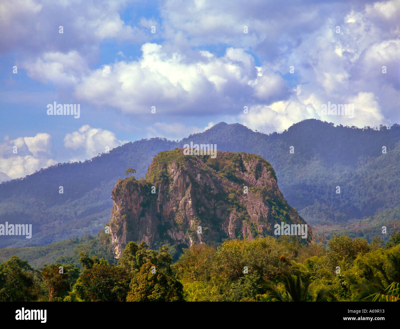 Limestone landscape hi-res stock photography and images - Alamy