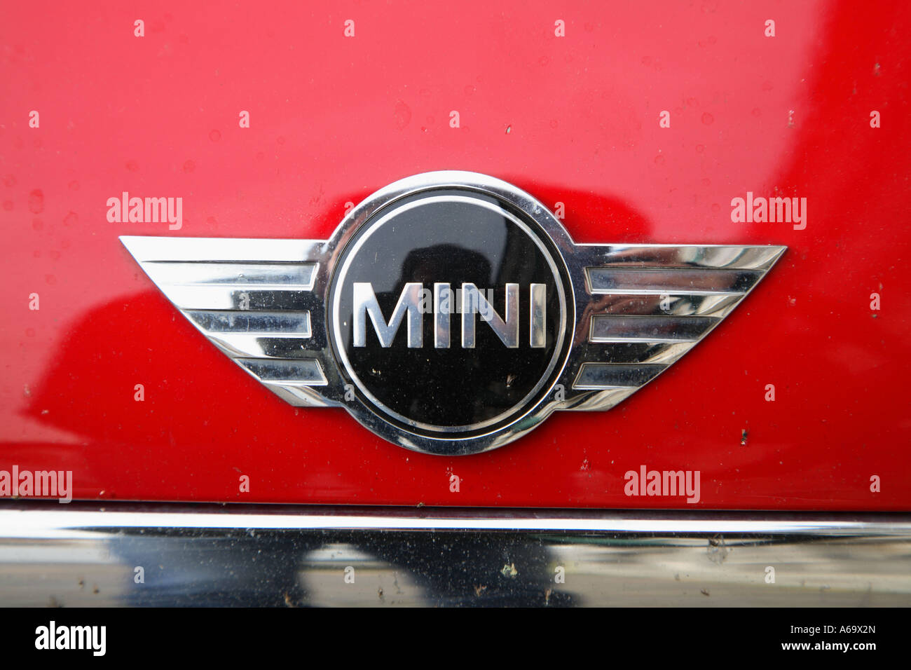 Mini car logo Stock Photo - Alamy