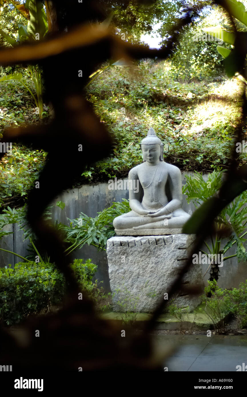 Buddha Shakyamuni circa 1100 India Tamil Nadu Granite Stock Photo - Alamy