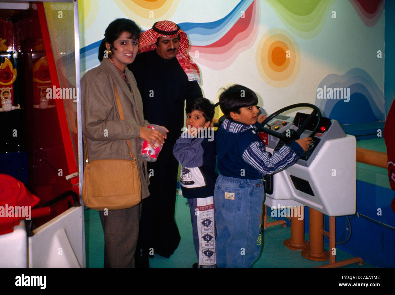 Kuwaiti children hi-res stock photography and images - Alamy