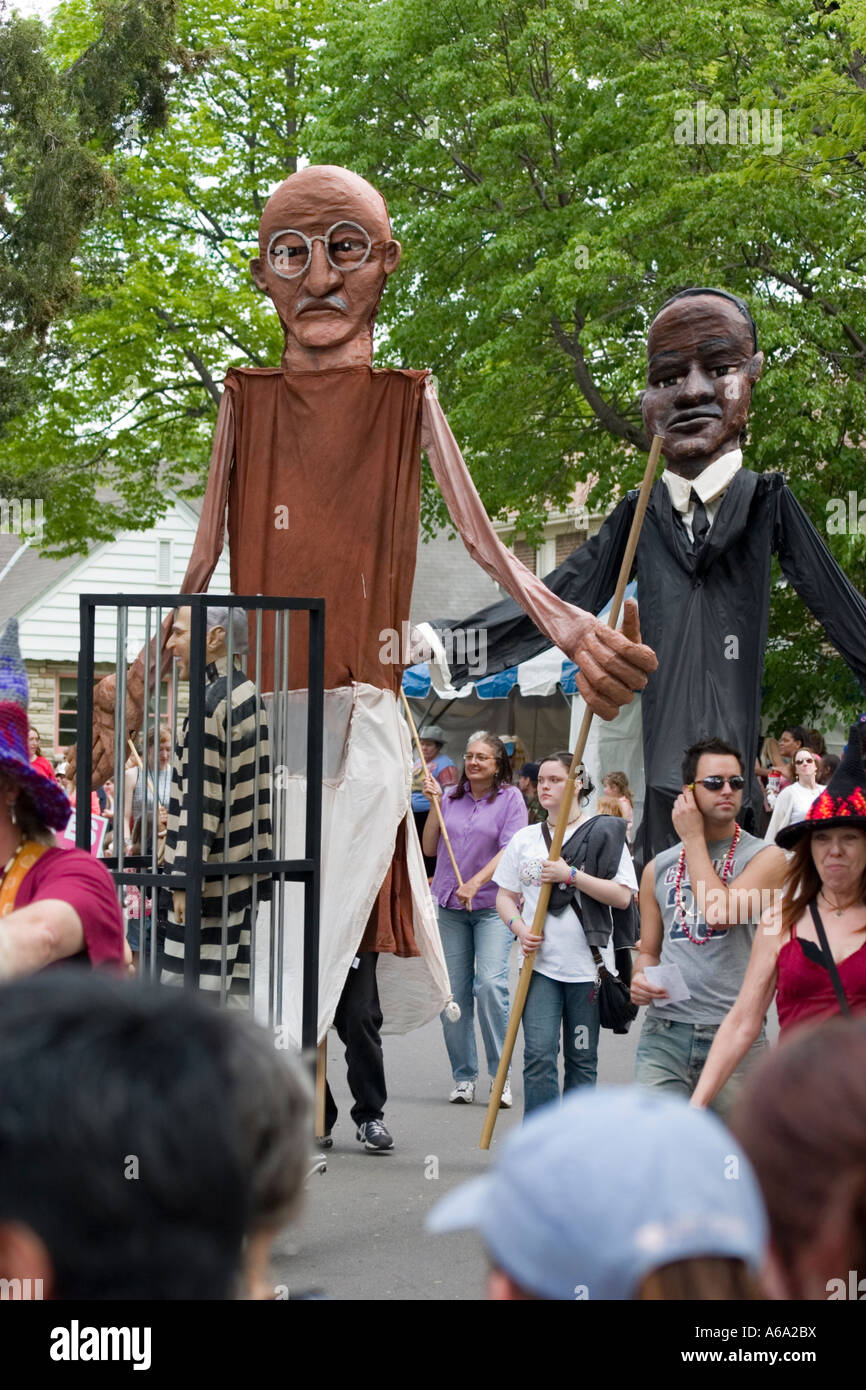 Parade puppets hi-res stock photography and images - Alamy