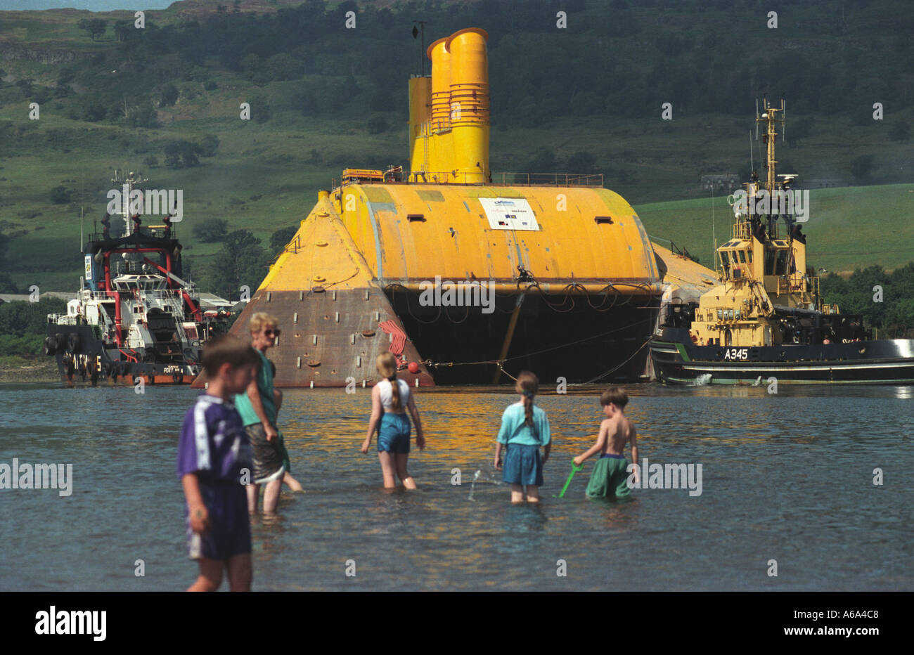 Osprey wave power generator leaves the river Clyde Scotland where she ...