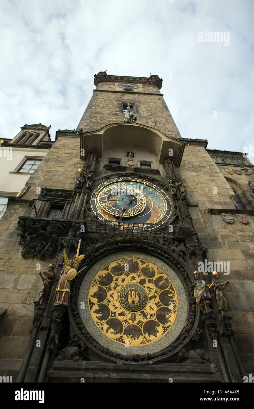 Hourly chime clock hi-res stock photography and images - Alamy