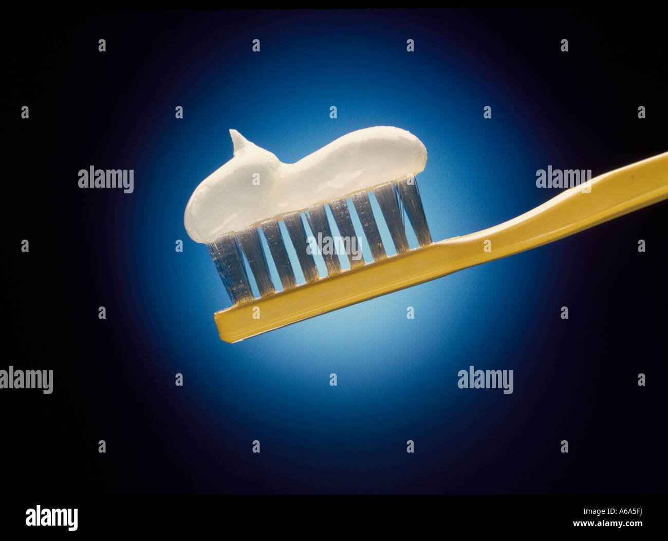 closeup of tooth brush and toothpaste Stock Photo - Alamy