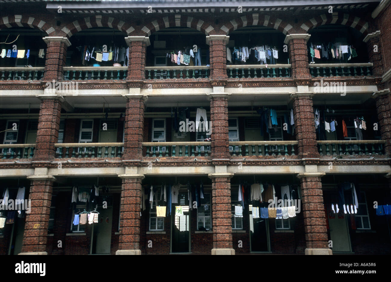 East campus dormitory hi-res stock photography and images - Alamy