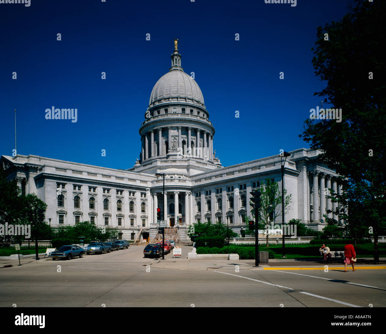 State capitol building madison hi-res stock photography and images - Alamy