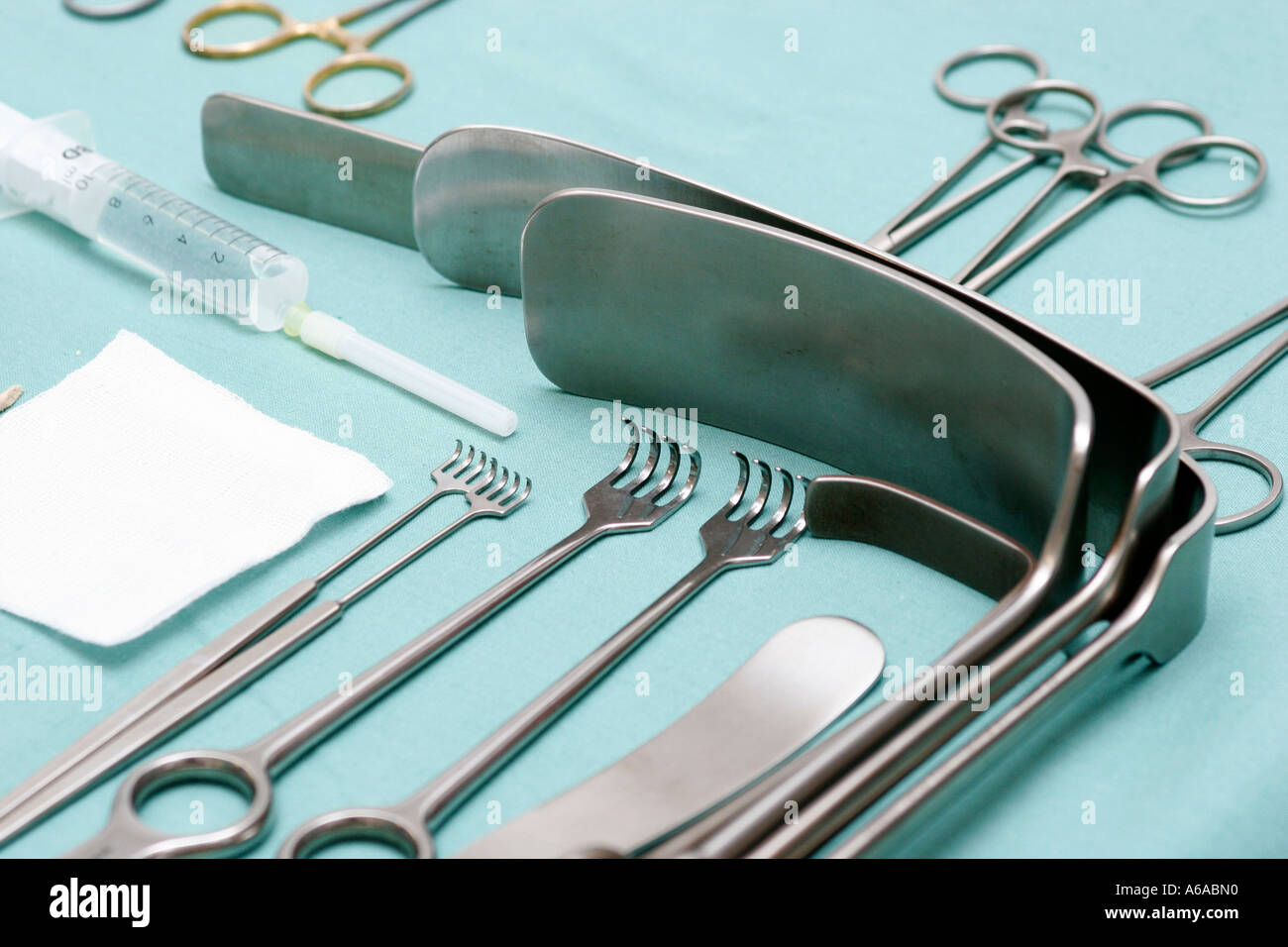 Surgical tongs hi-res stock photography and images - Alamy