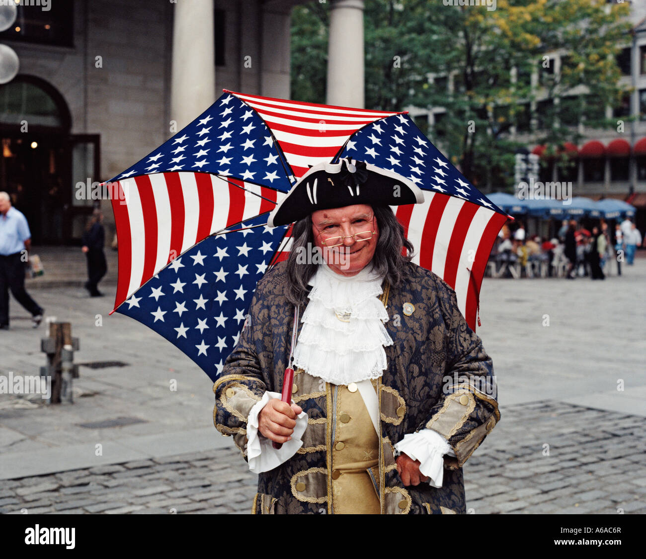 USA MASSACHUSETTS BOSTON BENJAMIN FRANKLIN CHARACTER AT FANEUIL HALL ...
