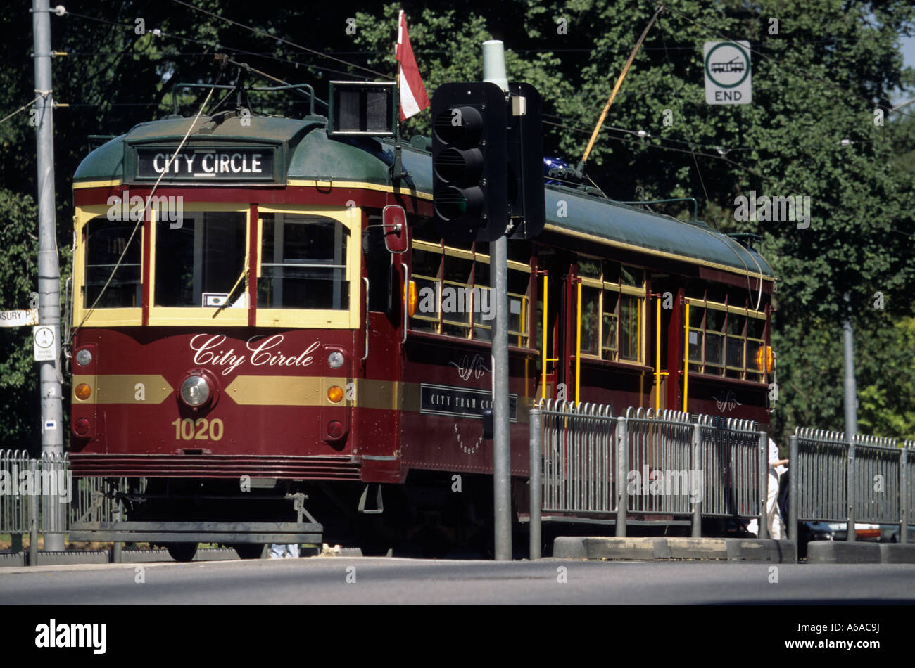 OCEANIA AUSTRALIA VICTORIA MELBOURNE A TRAM IN THE CITY Stock Photo - Alamy