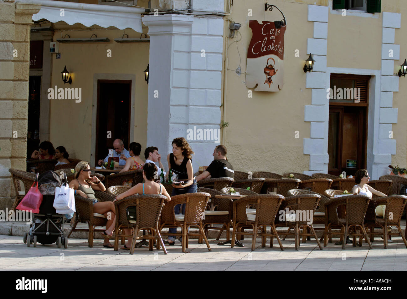 Liston cafe bar hi-res stock photography and images - Alamy